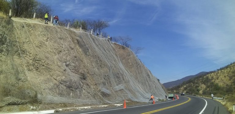 Estabilizacion de Taludes con Mallas Metálicas